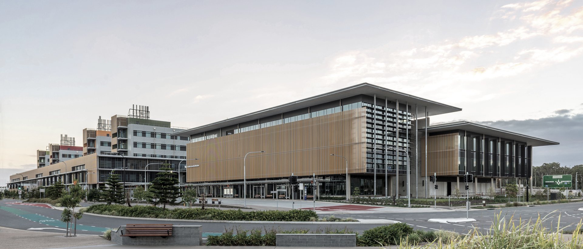 Sunshine Coast University Hospital by HDR | ArchiPro AU