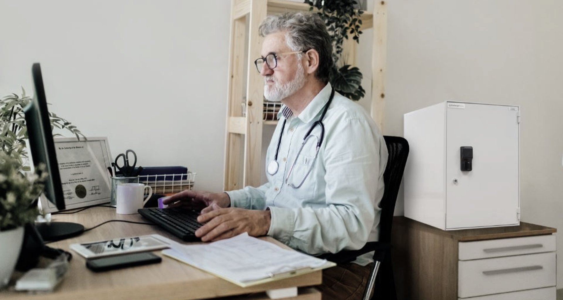 Providing secure access to hospital drug safes by ASSA ABLOY Door Locks ...