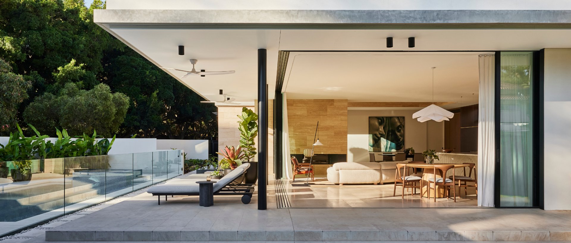 Clontarf House: A Coastal Sanctuary of Design and Functionality by ...