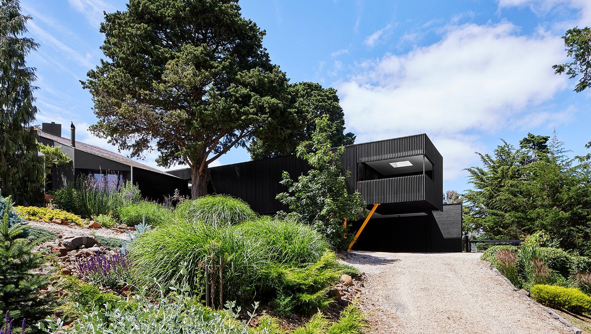 Kyneton House and Garden by MRTN Architects | ArchiPro AU