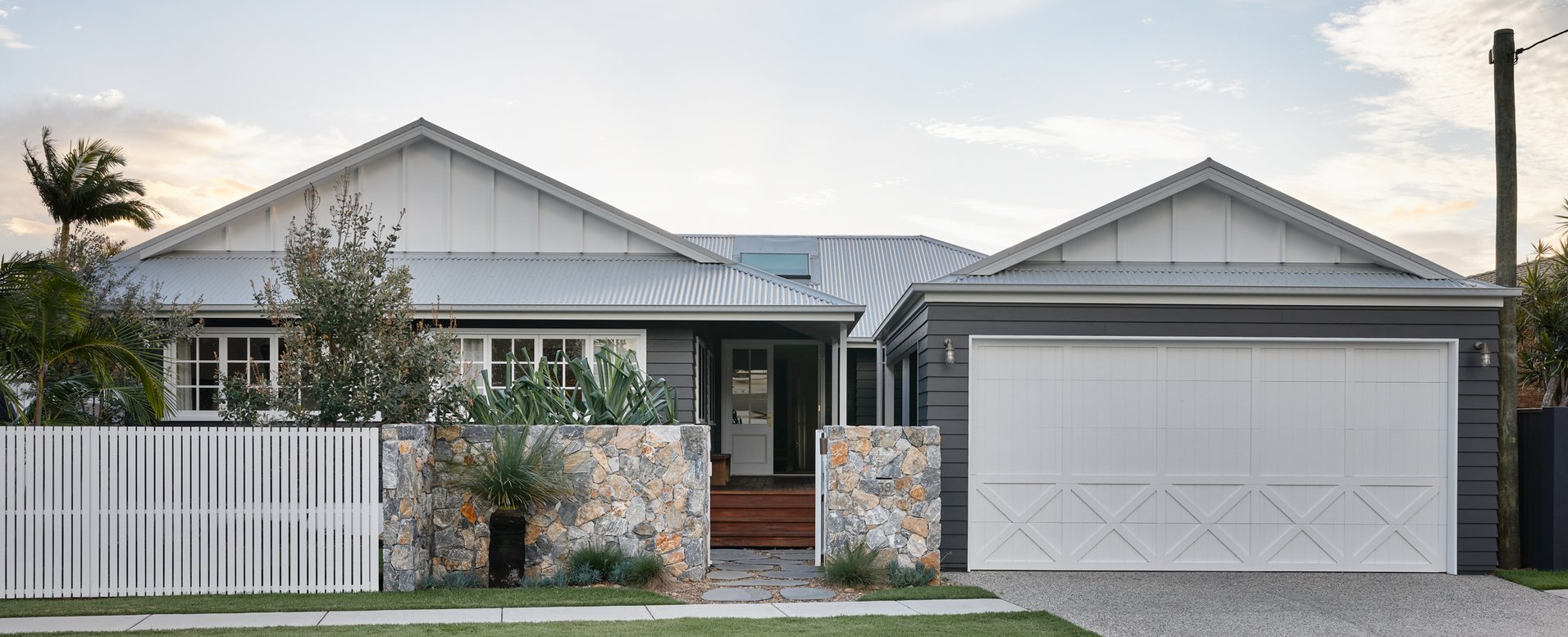 Coastal Cottage by Stuart Osman Building Designs | ArchiPro AU