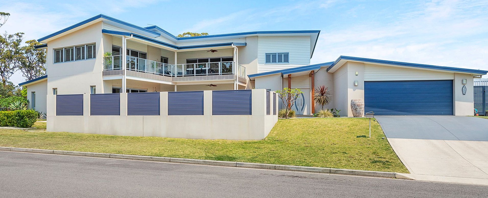 Two storey home overlook pool by Bakker Design | ArchiPro AU