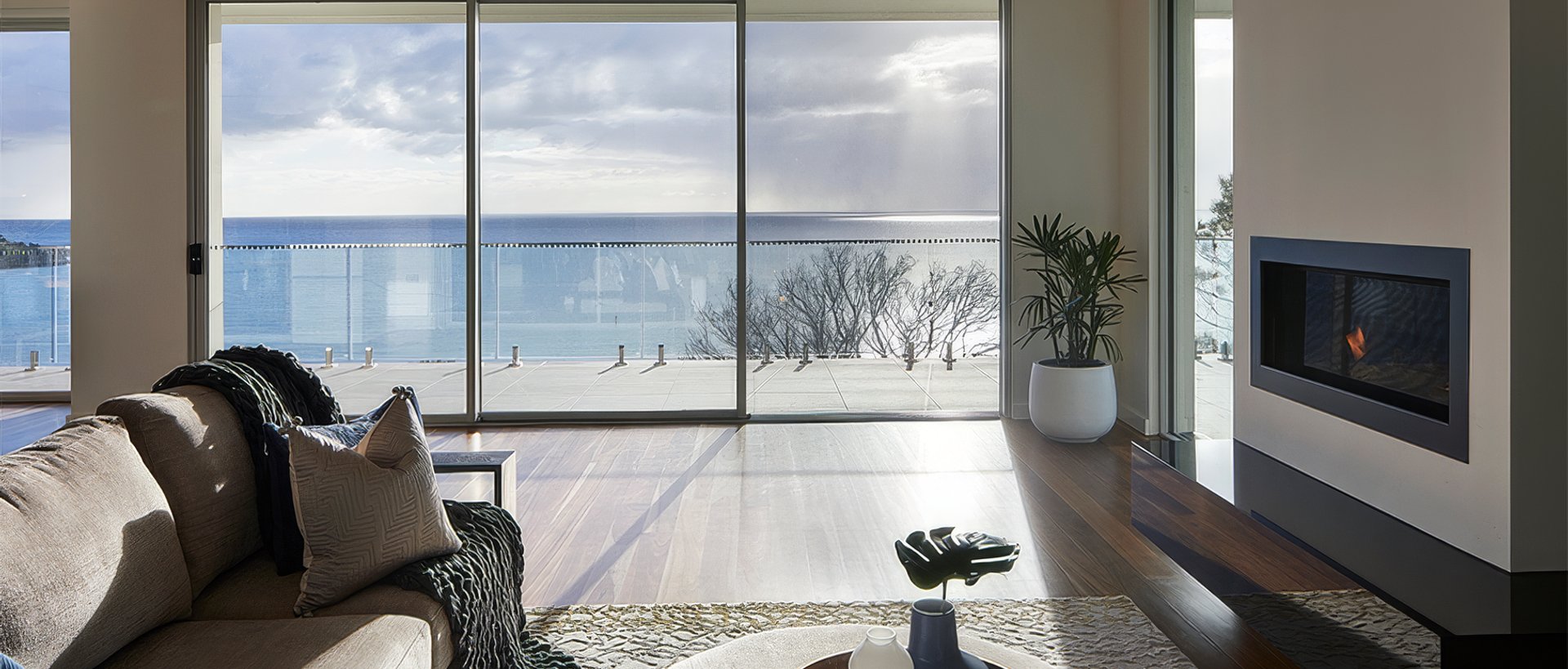 Contemporary Clifftop by Rylock Windows & Doors | ArchiPro AU