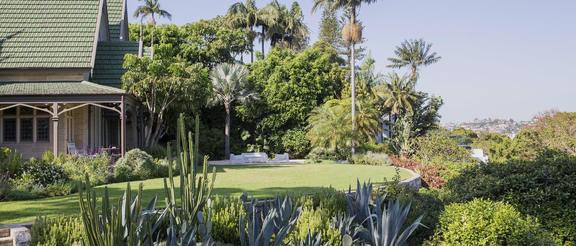 An Entertainer's Garden by Bates Landscape Construction | ArchiPro AU