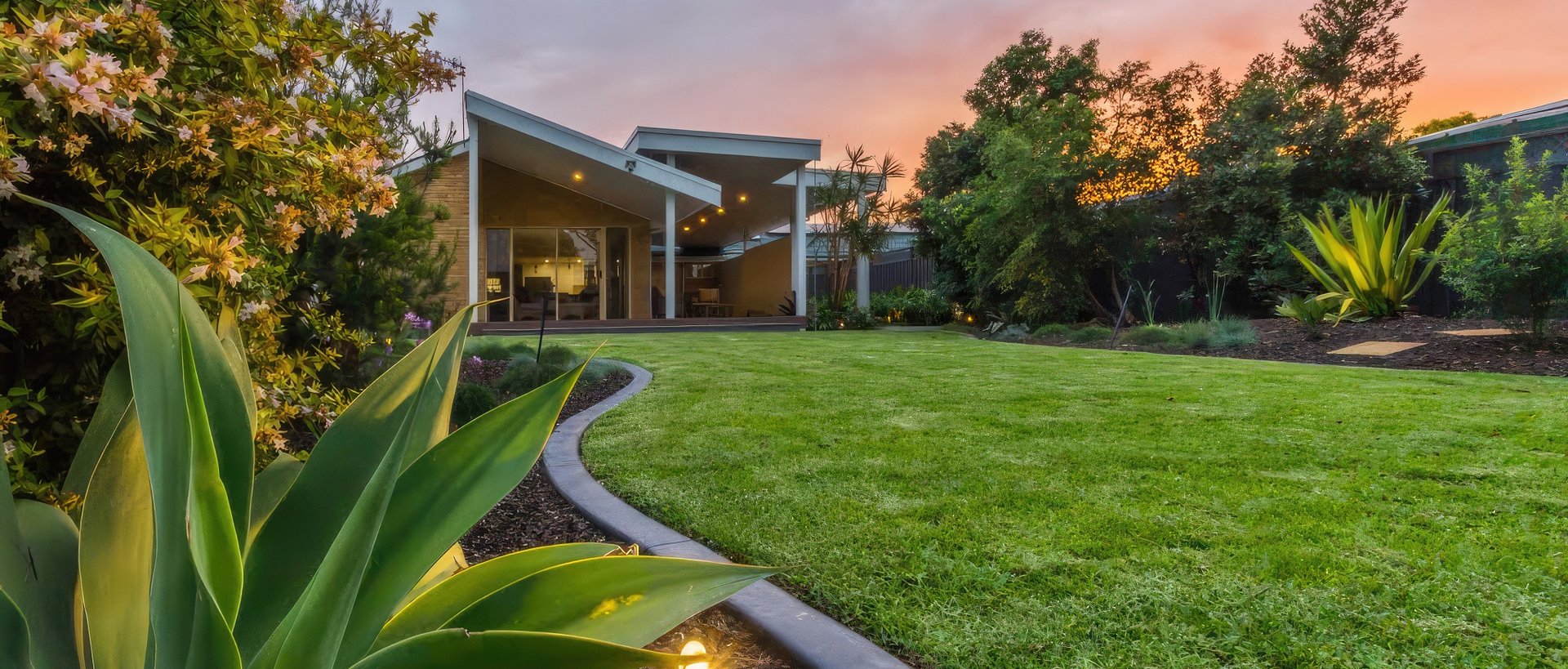 Salamander | Contemporary Garden Design by MUD Landscape Design ...