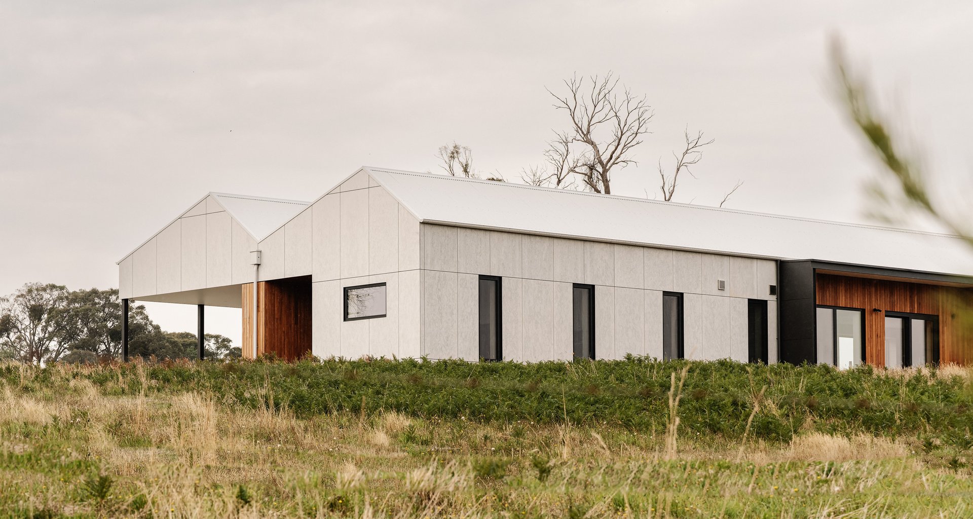 Huff 'n' Puff Haus Off-Grid Strawbale Home by Hedger Constructions ...