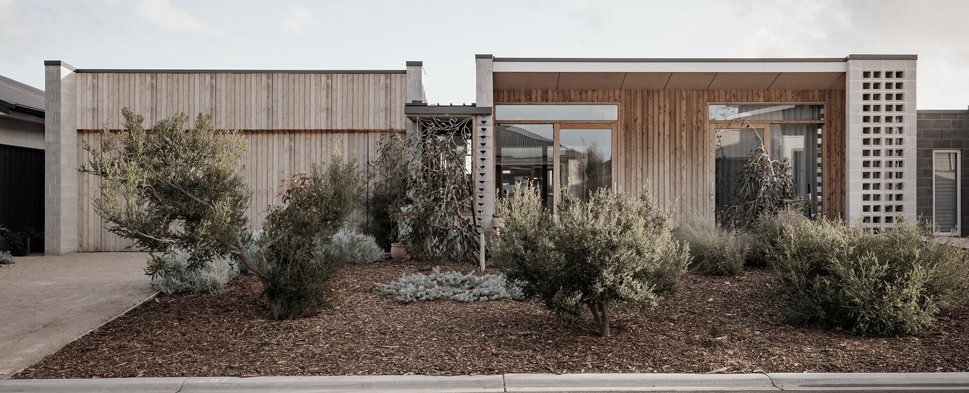 Point Lonsdale II by Stonehouse + Irons Architecture | ArchiPro AU